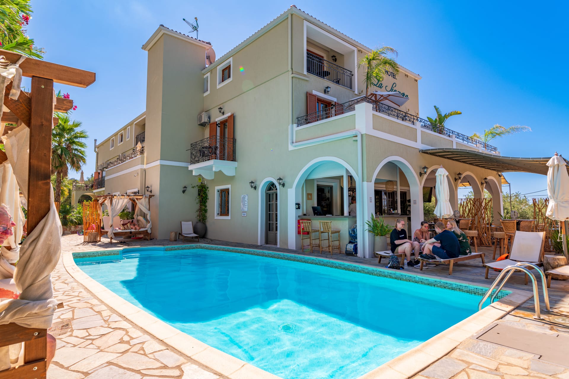 La Signora Hotel | Accommodation | Discover Greece