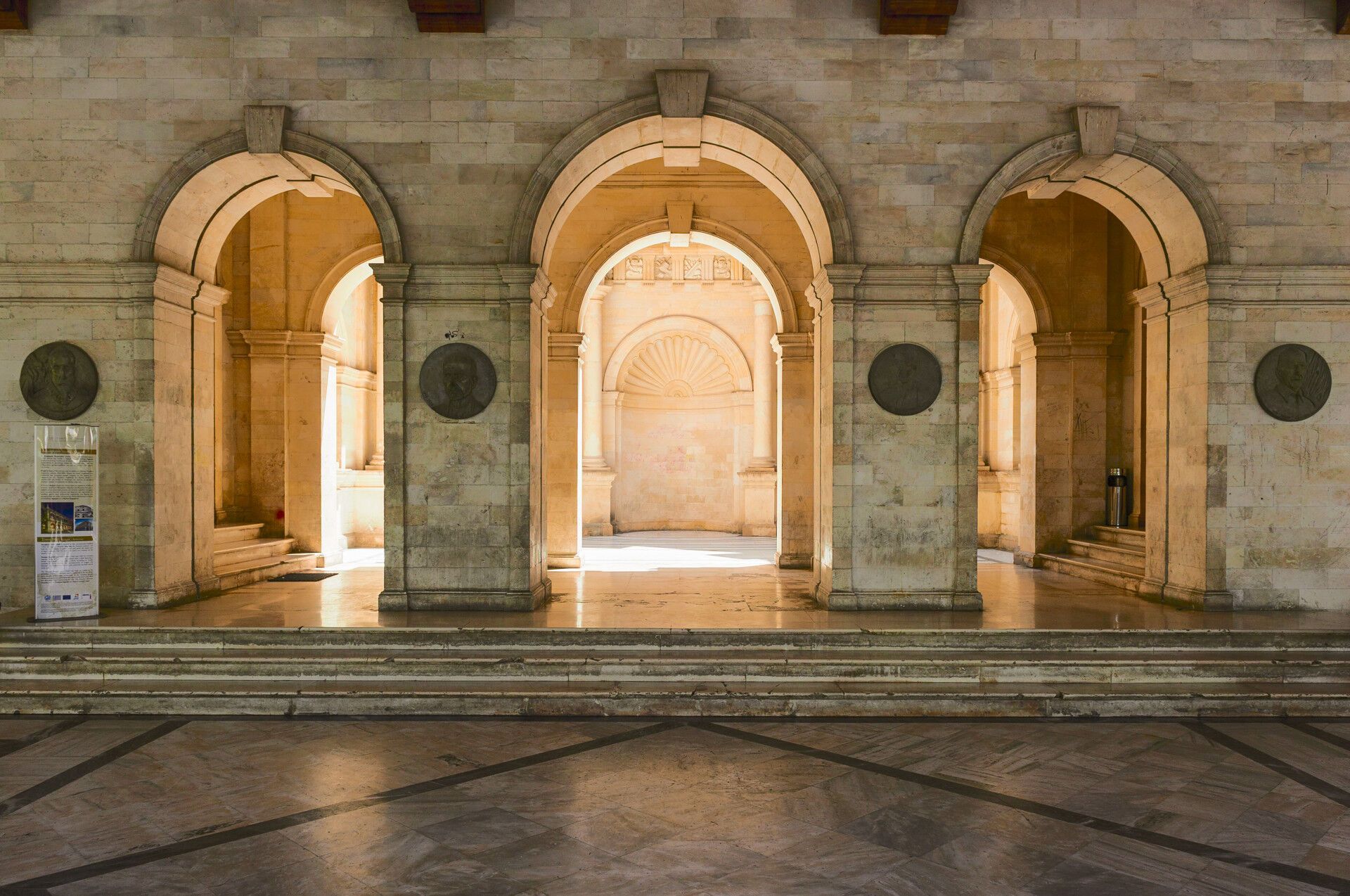 A walking tour of Heraklion town in Crete | Discover Greece