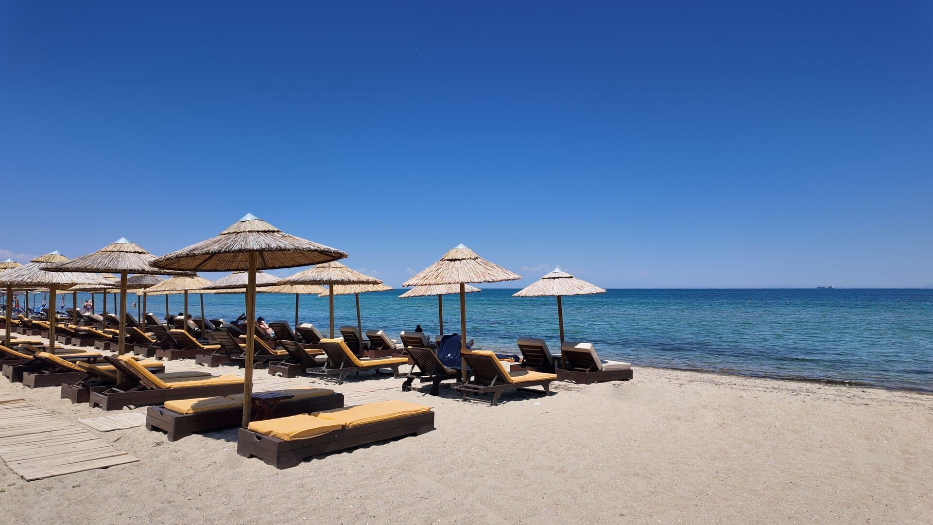 Eona Beach Resort by Greek Pride | Accommodation | Discover Greece