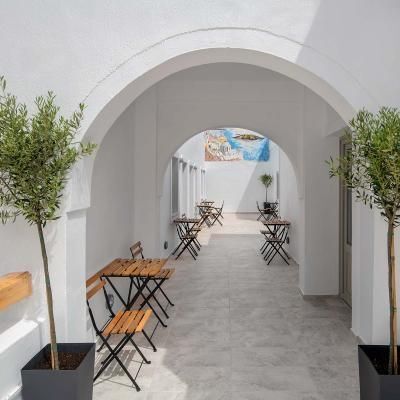 Olive Tree Suites Santorini | Accommodation | Discover Greece