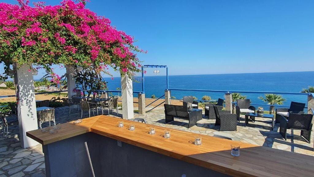 Stella Beach Hotel | Accommodation | Discover Greece
