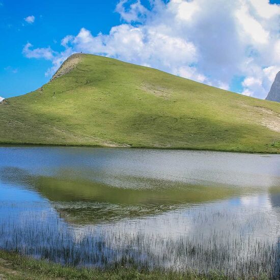 Book online: Zagori: Alpine Dragon Lake Hike | Discover Greece