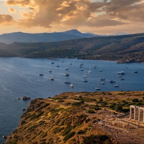 Book online: Découvrez le cap Sounio et le temple de Poséidon lors d ...