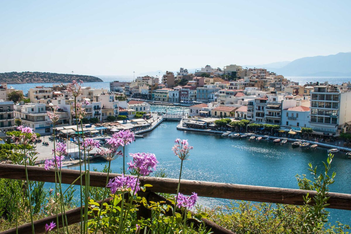 A walking tour of Agios Nikolaos in Crete | Discover Greece
