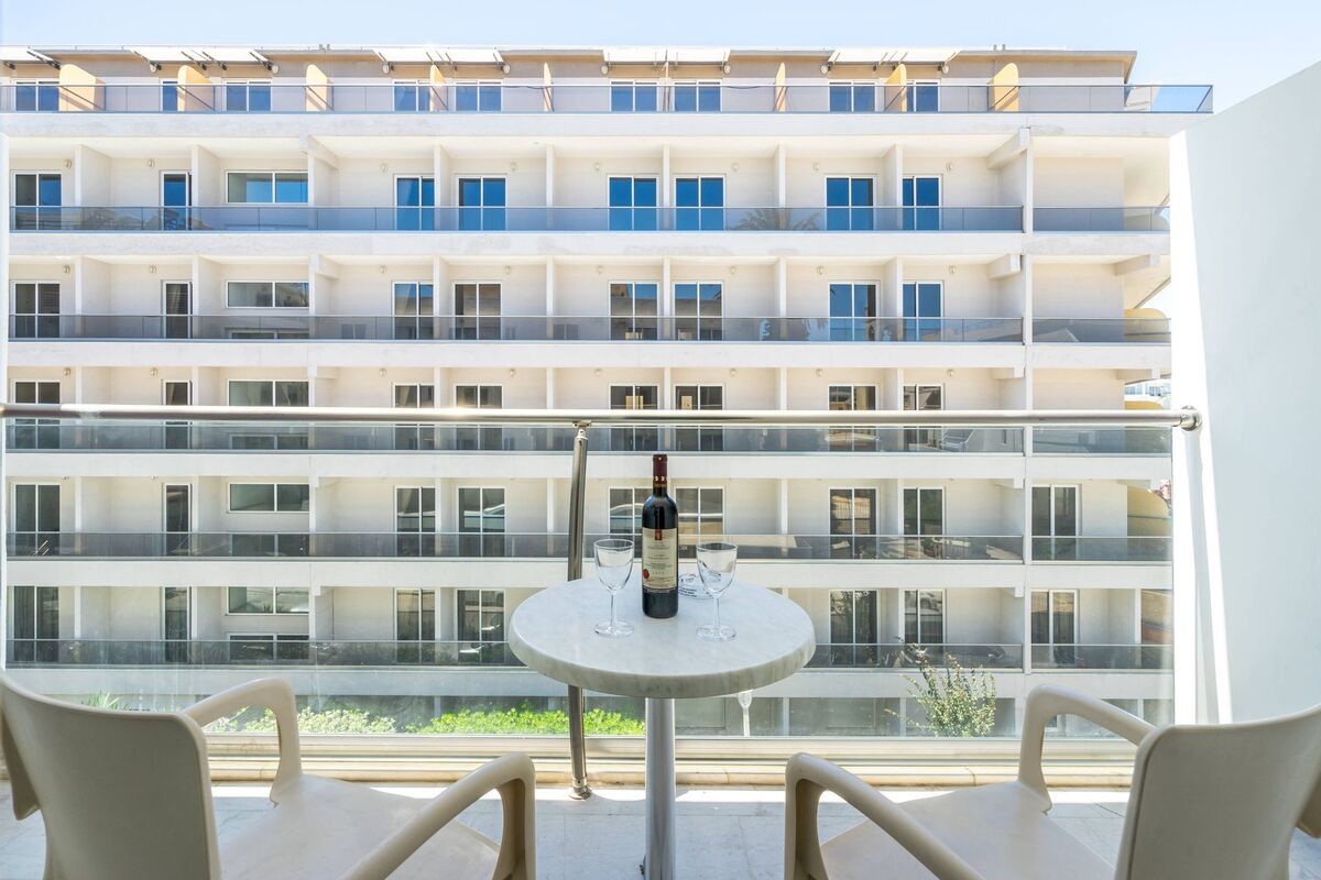 Santa Maria City Hotel | Accommodation | Discover Greece