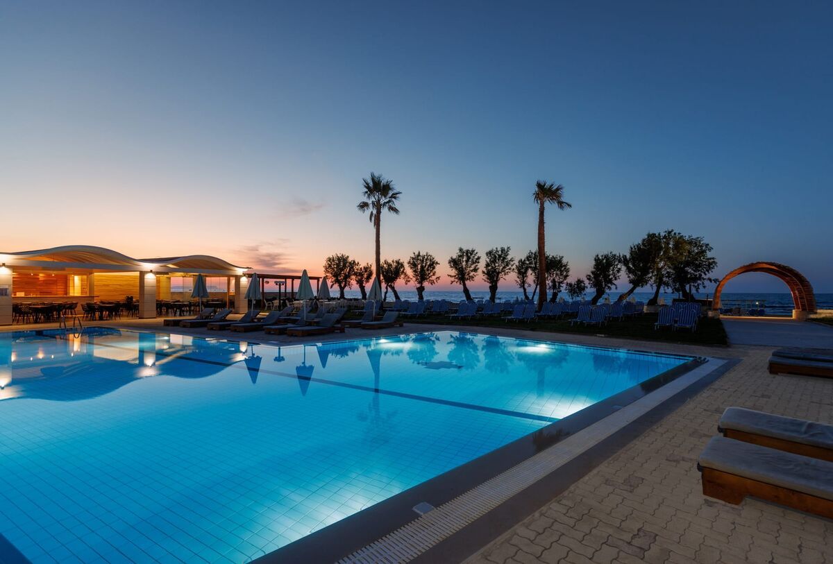 Malia Bay Beach Hotel & Bungalows | Accommodation | Discover Greece