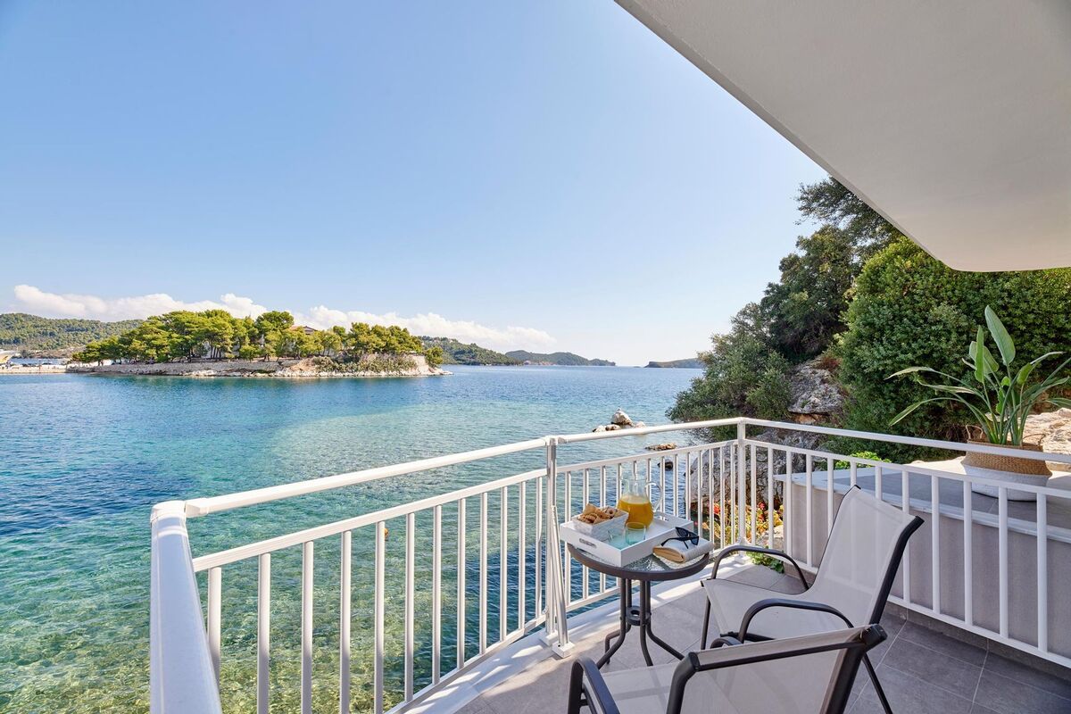 The Water Suites | Accommodation | Discover Greece