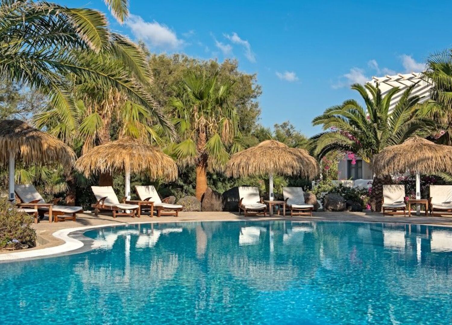 Atlantis Beach Villa | Accommodation | Discover Greece